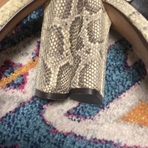 Zara | Shoes | Nwt Rare Zara Neon Yellow And Black Strap Snake Skin ...